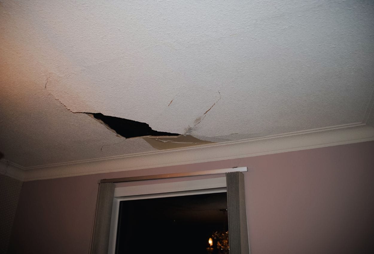 How To Identify The Warning Signs Of Roof Collapse